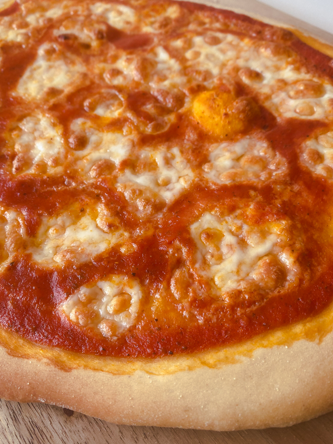 How to make Ham and Cheese Pizza - The Simpler Kitchen